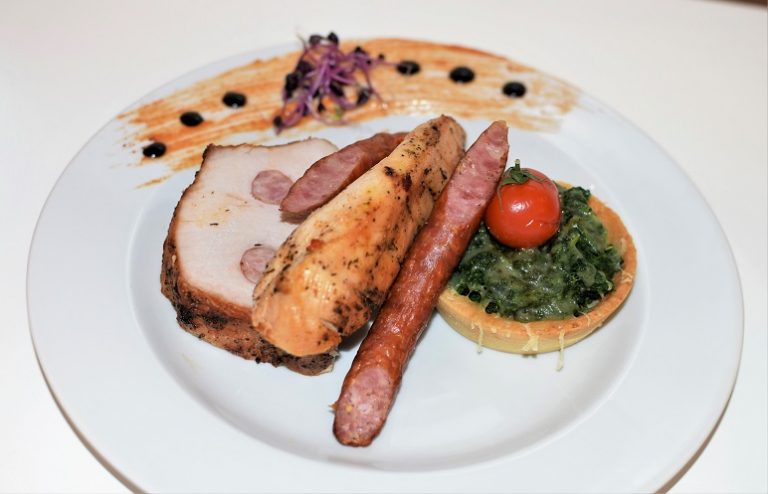 Meniu-nunta-65-euro-Mixt-grill-din-piept-de-pui-cotlet-de-porc-si ...